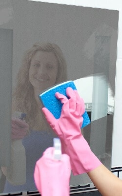 How To Clean A Mirror Without Streaks: Best Guide To Streak-Free Glass ...